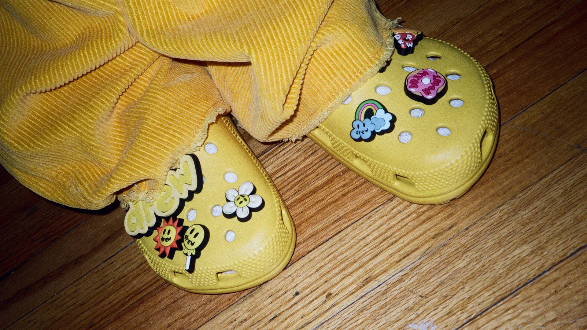 Yellow crocs with jibbitz store
