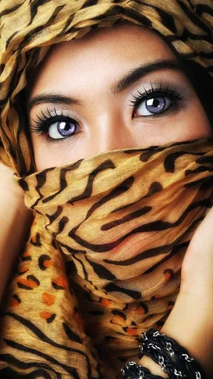 Beautiful eyes in hijab wallpapers store